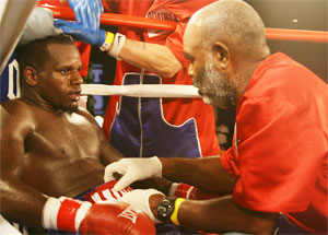 PHILLY BOXING HISTORY - July 27, 2012 - Beltran Upsets Lundy; Ennis ...
