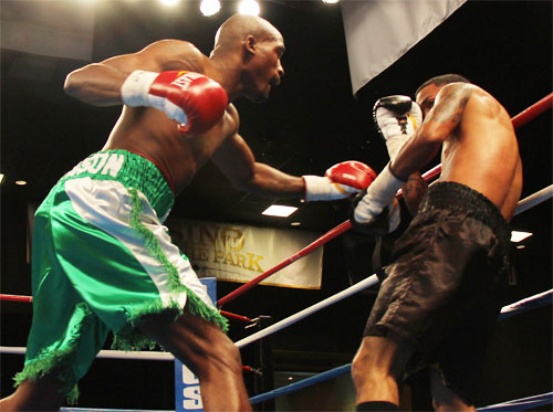 PHILLY BOXING HISTORY - November 21, 2014 - Robinson Kills the Body ...